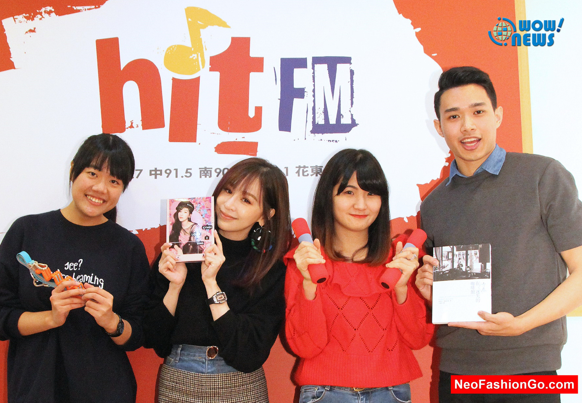 Hit Fm「hito大台柱」王心凌鐵粉準律師與王心凌大跳「放電舞」聖誕同歡 - ENews新聞網